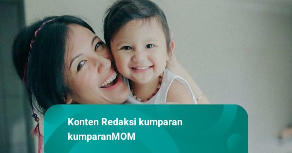 Tips Melipat Baju Anak agar Rapi Ala Sharena Delon | kumparan.com Tips Melipat Baju Anak agar Rapi Ala Sharena Delon | kumparan.com